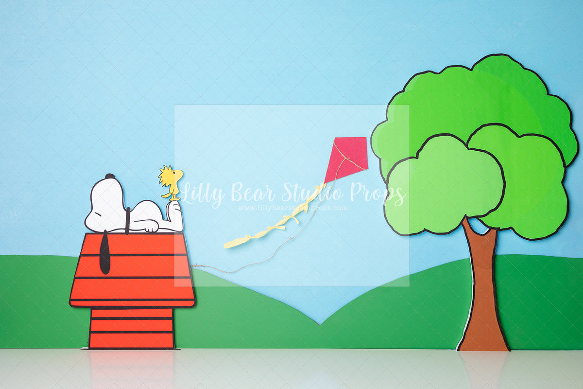 Snoopy Flying a Kite – Lilly Bear Studio Props